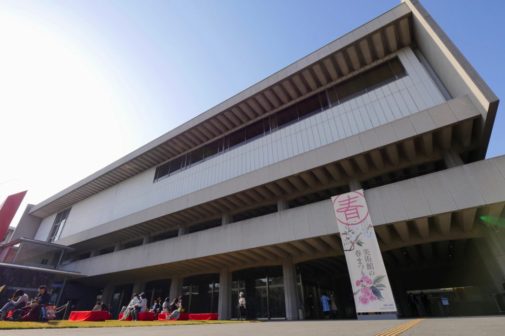 Cherry blossom viewing at The National Museum of Modern Art, Tokyo!