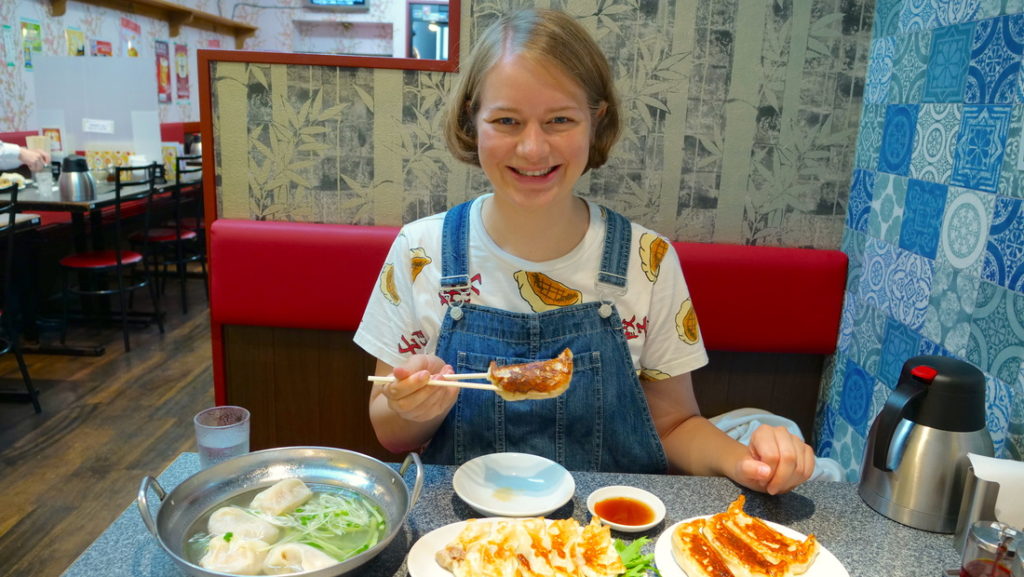 Tasting delicious gyoza and Hong Kong-style dim sum!